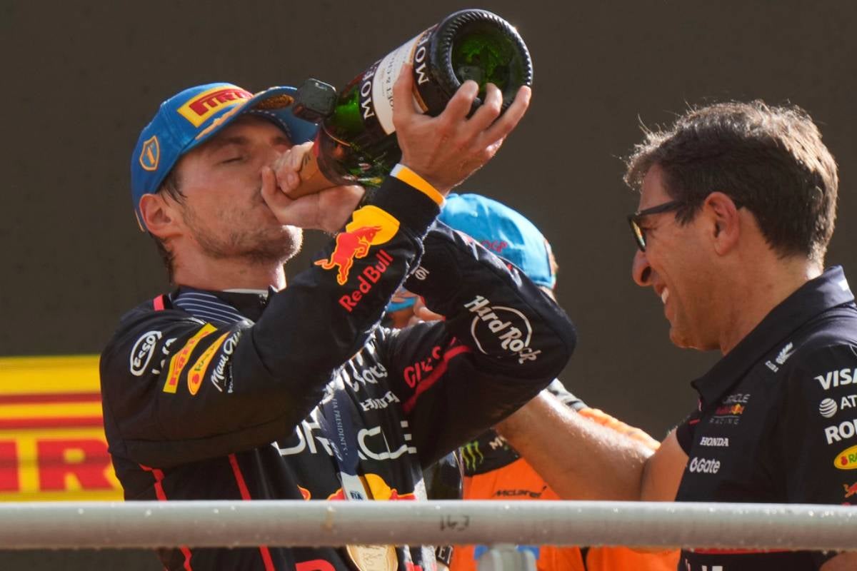 Max Verstappen 'alaba' a Checo Pérez e ilusiona a Cadillac con su llegada: "sabe como funciona"